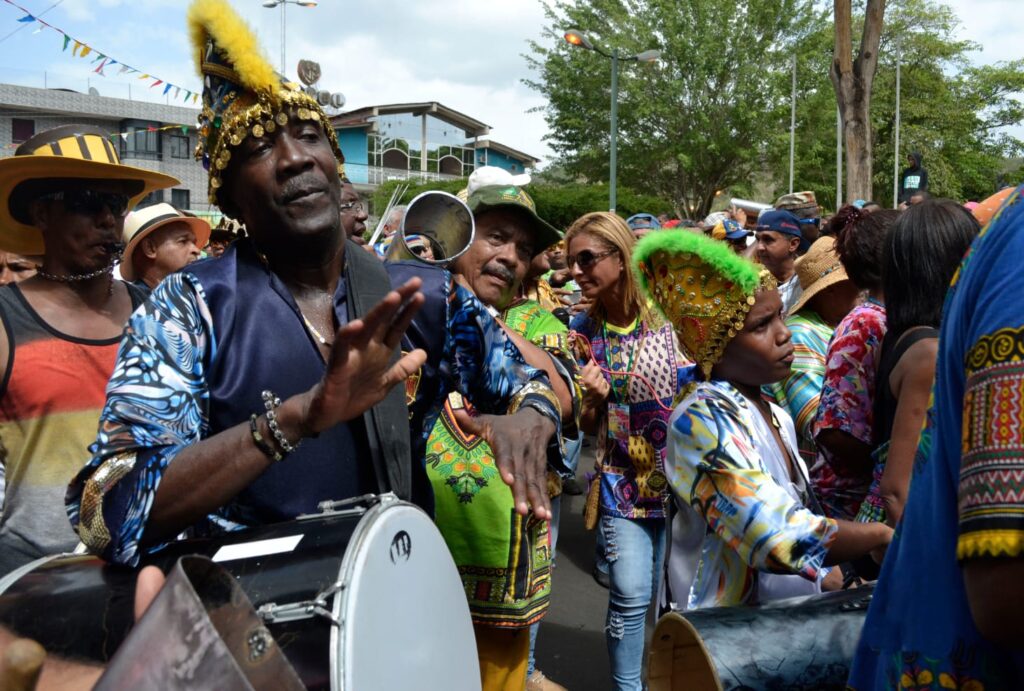 El Carnaval de El Callao: representación festiva de una memoria e ...